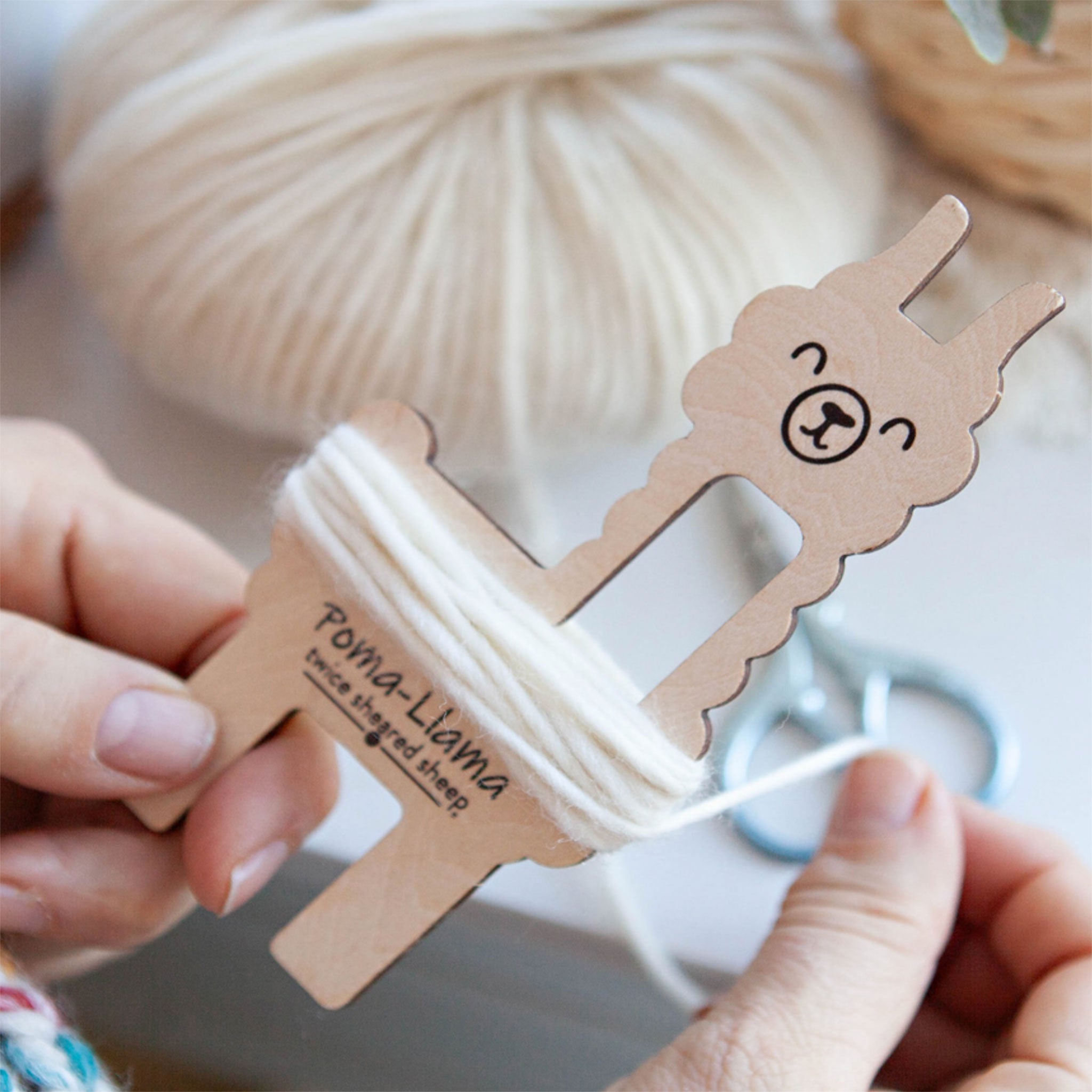 Poma Llama, Pompom Maker - Twice Sheared Sheep - Lili Comme Tout